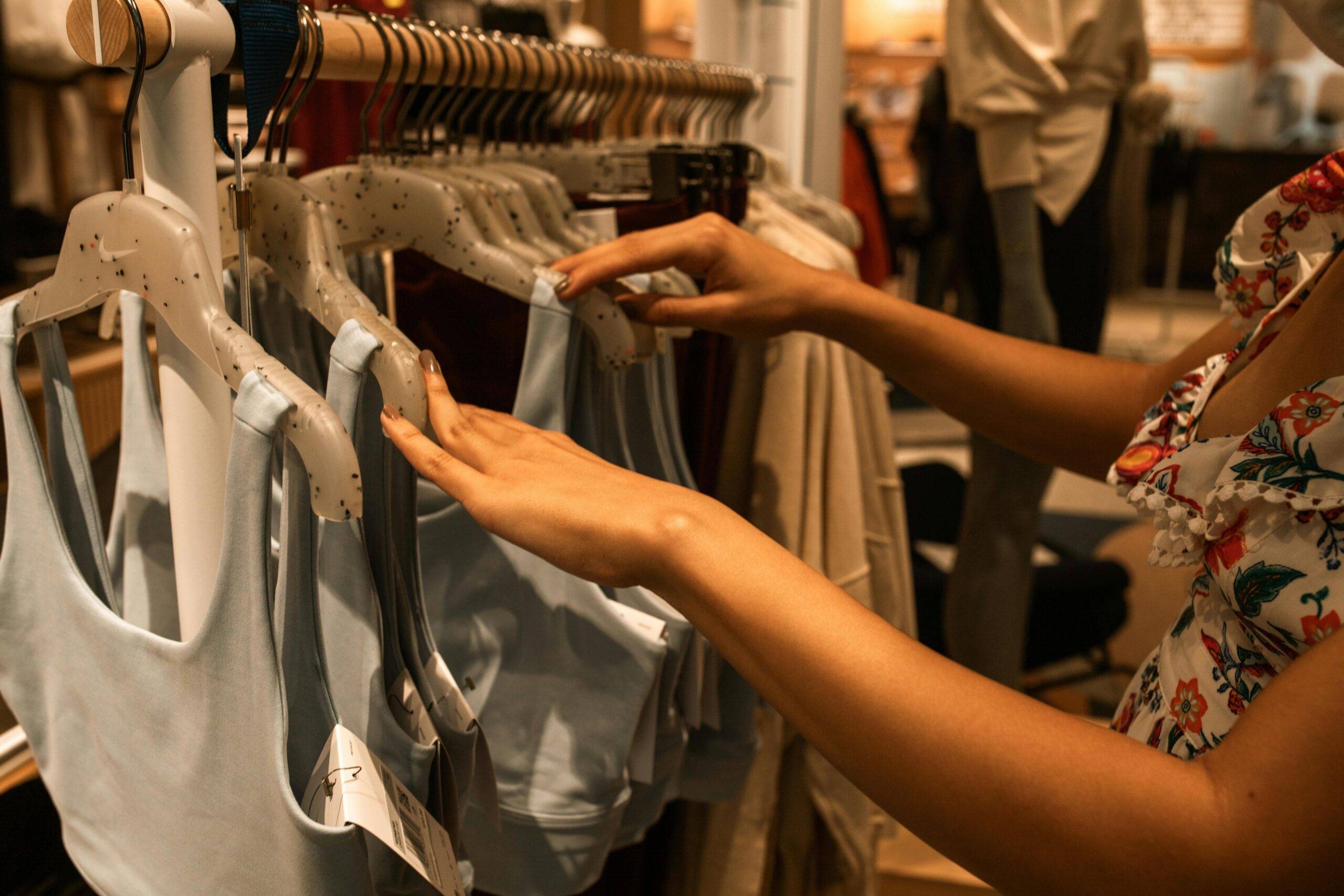 How to Buy Wholesale Clothing: Top Suppliers and Markets for Boutique ...